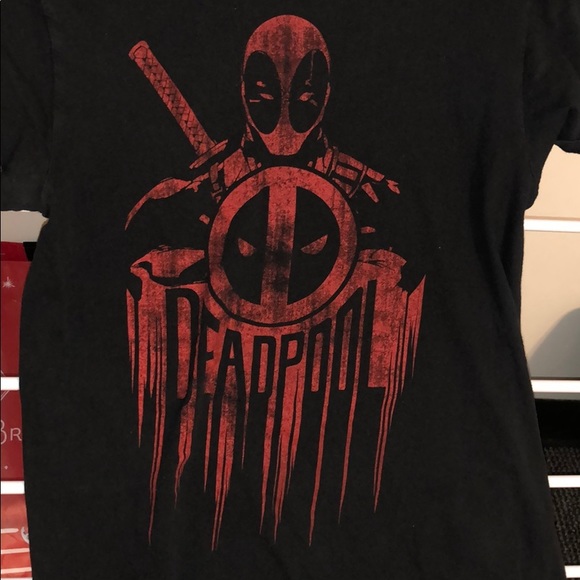 Marvel | Shirts | Mens Marvel Deadpool Graphic Tee | Poshmark